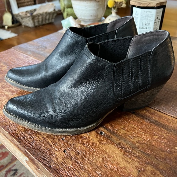Very Volatile | Shoes | Black Leather Ankle Boots | Poshmark